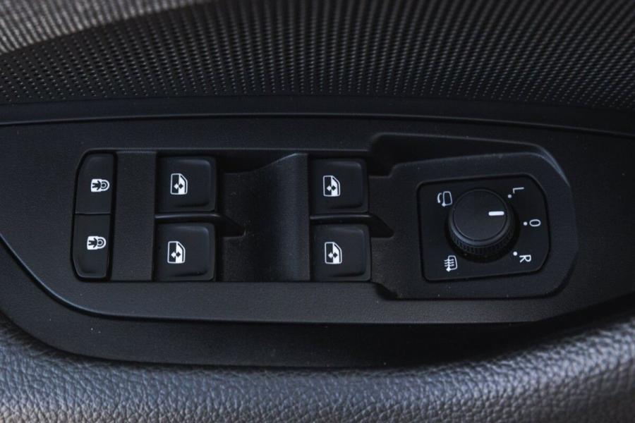 Pelēks Skoda Kodiaq 2025 Ventspils, ar dzinēja tilpumu 1.50 L un nobraukumu 29 tūkst. km par 37950 €, foto 31 vietnē AUTOMOTO.COM.LV