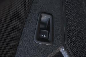 Pelēks Skoda Kodiaq 2025 Ventspils, ar dzinēja tilpumu 1.50 L un nobraukumu 29 tūkst. km par 37950 €, foto 32 vietnē AUTOMOTO.COM.LV