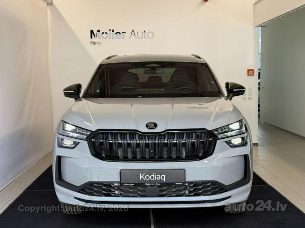 Pelēks Skoda Kodiaq 2026 Pērnava, ar dzinēja tilpumu 1.50 L un nobraukumu 5 tūkst. km par 45980 €, foto 2 vietnē AUTOMOTO.COM.LV