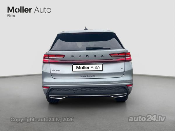 Pelēks Skoda Kodiaq 2026 Pērnava, ar dzinēja tilpumu 1.50 L un nobraukumu 2 tūkst. km par 44900 €, foto 4 vietnē AUTOMOTO.COM.LV