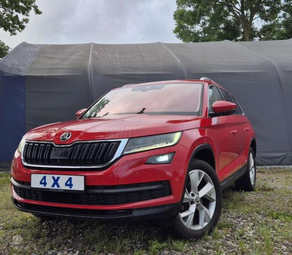 Sarkans Skoda Kodiaq 2017 Kauņa, ar dzinēja tilpumu 1.98 L un nobraukumu 330 tūkst. km par 13999 €, foto 1 vietnē AUTOMOTO.COM.LV