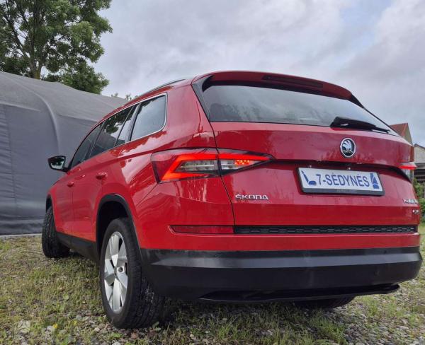 Red Skoda Kodiaq 2017 in Kaunas, with an engine capacity of 1.98 L and mileage of 330 thousand km for 13999 €, photo 5 on AUTOMOTO.COM.LV