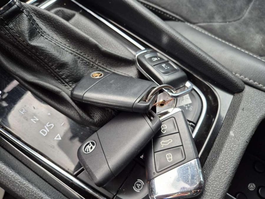 Sarkans Skoda Kodiaq 2017 Kauņa, ar dzinēja tilpumu 1.98 L un nobraukumu 330 tūkst. km par 13350 €, foto 24 vietnē AUTOMOTO.COM.LV