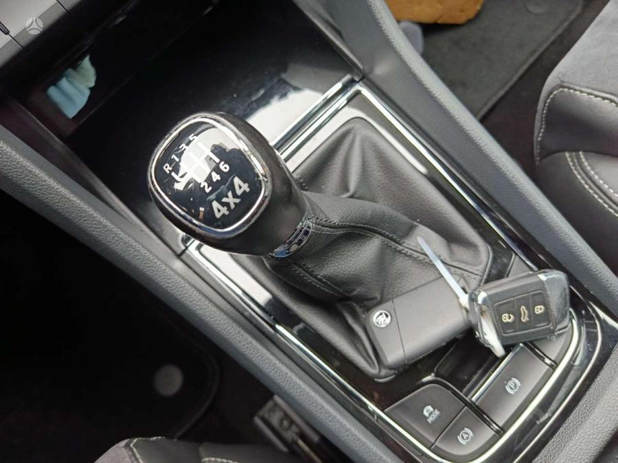 Красный Шкода Kodiaq 2018 в Таураге, объемом двигателя 1.97 л и пробегом 240 тыс. км за 16900 €, фото 13 на AUTOMOTO.COM.LV