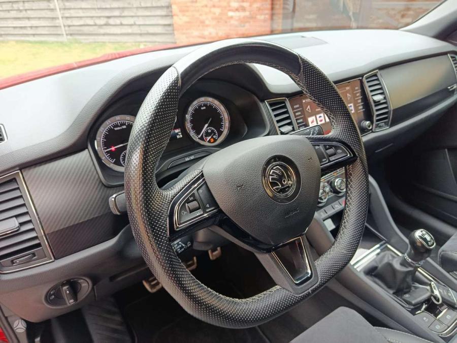Красный Шкода Kodiaq 2018 в Таураге, объемом двигателя 1.97 л и пробегом 240 тыс. км за 16500 €, фото 16 на AUTOMOTO.COM.LV