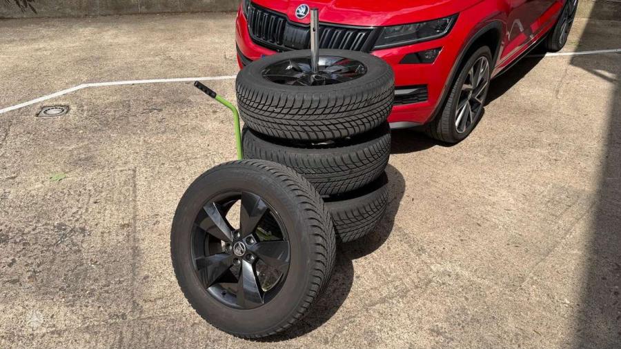 Sarkans Skoda Kodiaq 2019 Jonava, ar dzinēja tilpumu 1.98 L un nobraukumu 39 tūkst. km par 29800 €, foto 34 vietnē AUTOMOTO.COM.LV