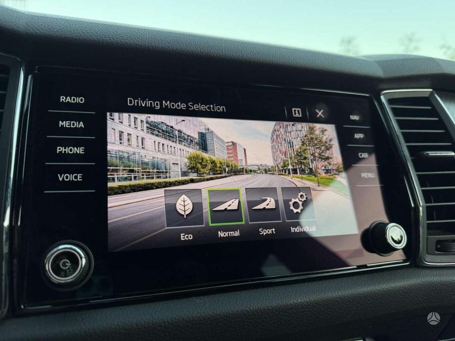 Sarkans Skoda Kodiaq 2019 Viļņa, ar dzinēja tilpumu 1.50 L un nobraukumu 253 tūkst. km par 14999 €, foto 43 vietnē AUTOMOTO.COM.LV