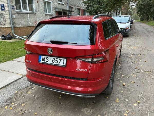 Skoda Kodiaq 2019 in Riga on AUTOMOTO.COM.LV Red Skoda Kodiaq 2019 in Riga, with an engine capacity of 1.50 L and mileage of 109 thousand km for 23700 €, photo 3 on AUTOMOTO.COM.LV
