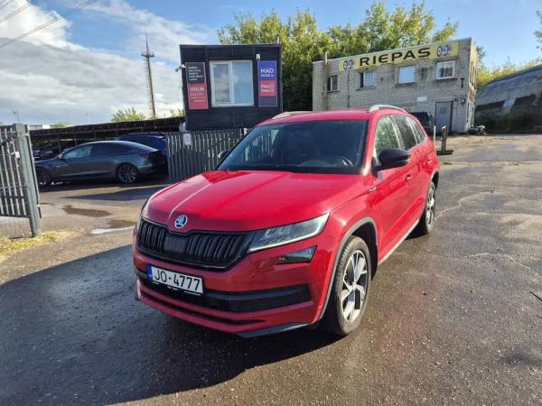Red Skoda Kodiaq 2020 in Riga, with an engine capacity of 1.50 L and mileage of 160 thousand km for 21990 €, photo 1 on AUTOMOTO.COM.LV