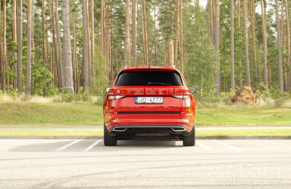 Skoda Kodiaq 2020 Rīga vietnē Sarkans Skoda Kodiaq 2020 Rīga, ar dzinēja tilpumu 1.50 L un nobraukumu 160 tūkst. km par 21990 €, foto 8 vietnē AUTOMOTO.COM.LV
