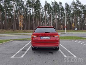 Красный Шкода Kodiaq 2021 в Рига, объемом двигателя 2.00 л и пробегом 78 тыс. км за 26249 €, фото 5 на AUTOMOTO.COM.LV