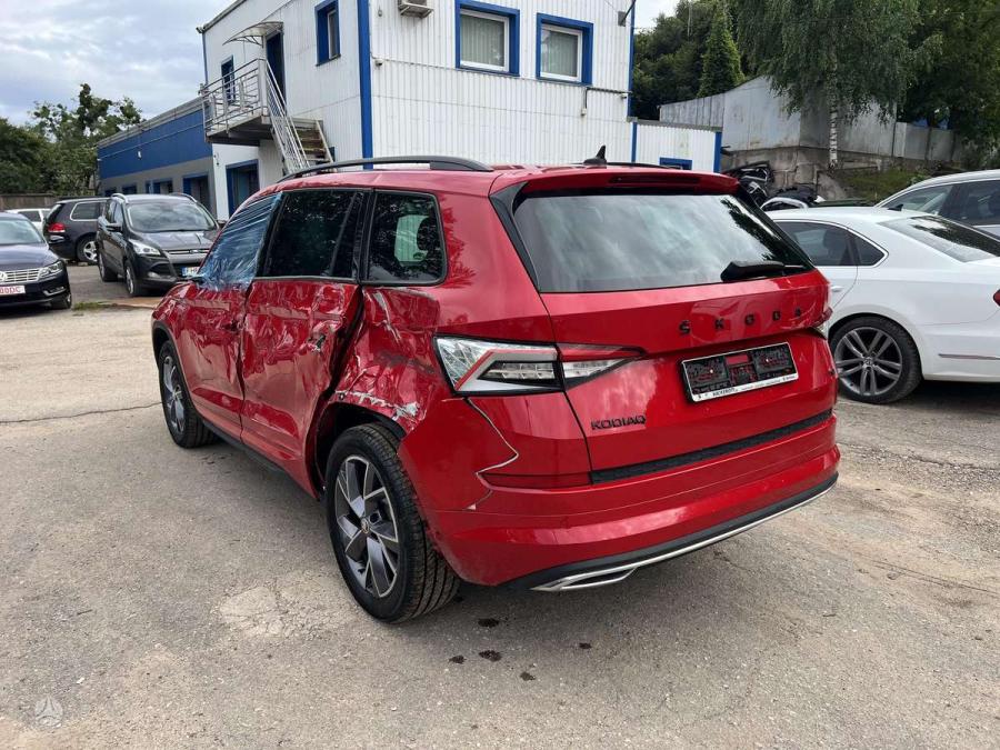 Red Skoda Kodiaq 2021 in Kaunas, with an engine capacity of 1.97 L and mileage of 115 thousand km for 14400 €, photo 5 on AUTOMOTO.COM.LV