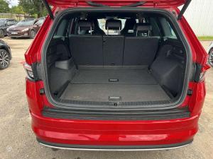Red Skoda Kodiaq 2021 in Kaunas, with an engine capacity of 1.97 L and mileage of 115 thousand km for 14400 €, photo 13 on AUTOMOTO.COM.LV