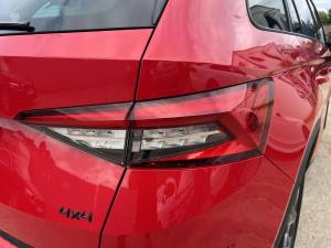 Red Skoda Kodiaq 2021 in Kaunas, with an engine capacity of 1.97 L and mileage of 115 thousand km for 14400 €, photo 15 on AUTOMOTO.COM.LV