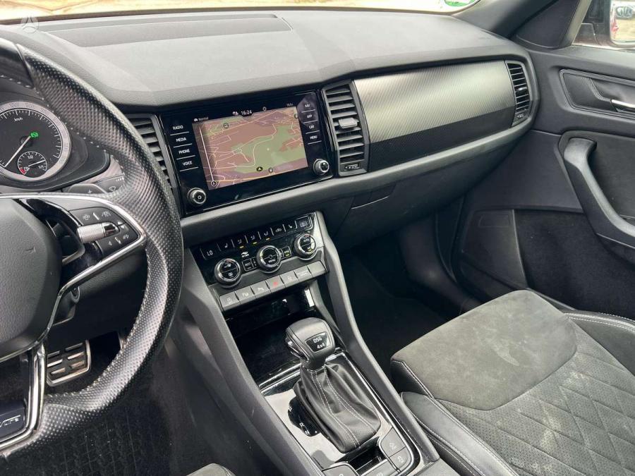 Red Skoda Kodiaq 2021 in Kaunas, with an engine capacity of 1.97 L and mileage of 115 thousand km for 14400 €, photo 24 on AUTOMOTO.COM.LV