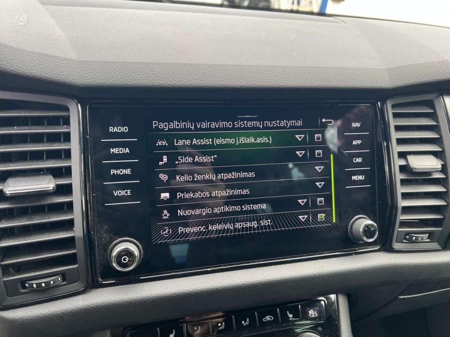 Red Skoda Kodiaq 2021 in Kaunas, with an engine capacity of 1.97 L and mileage of 115 thousand km for 14400 €, photo 32 on AUTOMOTO.COM.LV