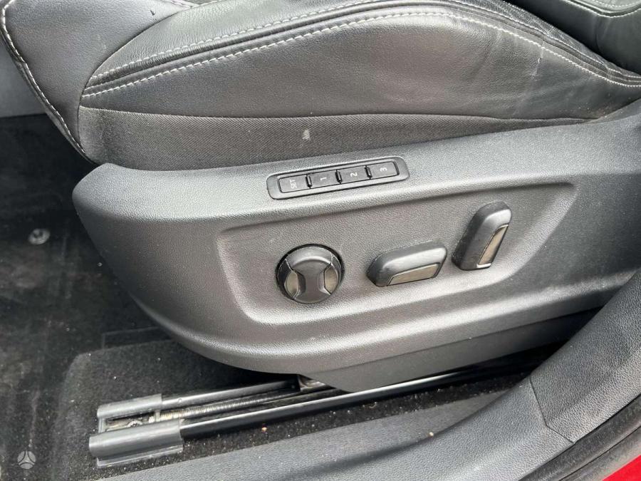 Red Skoda Kodiaq 2021 in Kaunas, with an engine capacity of 1.97 L and mileage of 115 thousand km for 14400 €, photo 41 on AUTOMOTO.COM.LV