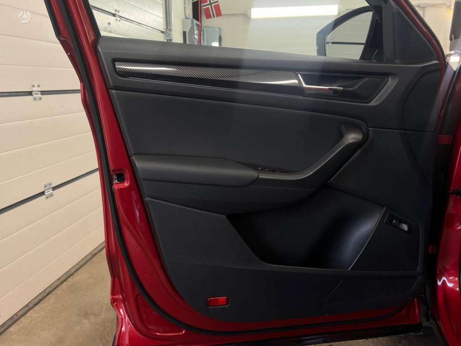 Красный Шкода Kodiaq 2021 в Вильнюс, объемом двигателя 1.98 л и пробегом 83 тыс. км за 22800 €, фото 16 на AUTOMOTO.COM.LV
