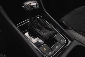 Красный Шкода Kodiaq 2021 в Вентспилс, объемом двигателя 2.00 л и пробегом 143 тыс. км за 28650 €, фото 28 на AUTOMOTO.COM.LV