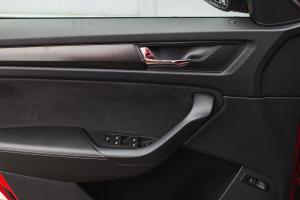Красный Шкода Kodiaq 2021 в Вентспилс, объемом двигателя 2.00 л и пробегом 143 тыс. км за 28650 €, фото 31 на AUTOMOTO.COM.LV