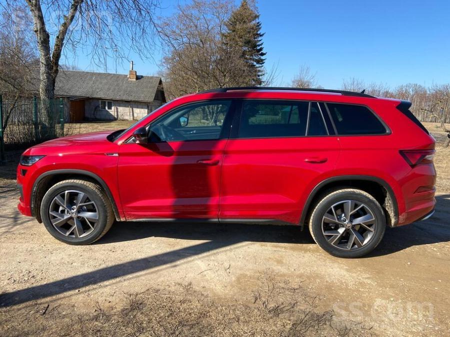 Red Skoda Kodiaq 2022 in Ogre, with an engine capacity of 2.00 L and mileage of 100 thousand km for 26500 €, photo 4 on AUTOMOTO.COM.LV
