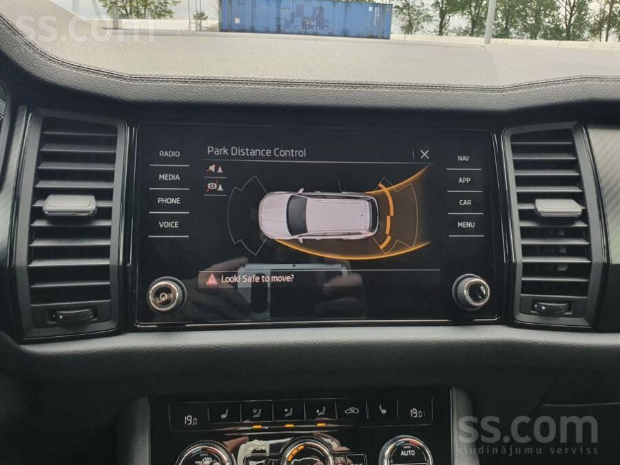 Красный Шкода Kodiaq 2022 в Рига, объемом двигателя 2.00 л и пробегом 101 тыс. км за 30900 €, фото 28 на AUTOMOTO.COM.LV