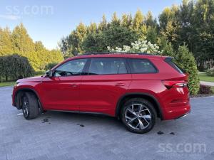 Красный Шкода Kodiaq 2022 в Валмиера, объемом двигателя 2.00 л и пробегом 73 тыс. км за 30500 €, фото 4 на AUTOMOTO.COM.LV