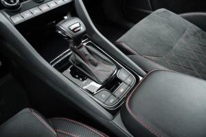 Sarkans Skoda Kodiaq 2022 Mārupe, ar dzinēja tilpumu 2.00 L un nobraukumu 97 tūkst. km par 32450 €, foto 31 vietnē AUTOMOTO.COM.LV