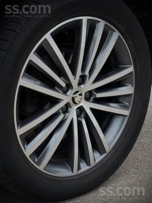 Красный Шкода Kodiaq 2023 в Рига, объемом двигателя 2.00 л и пробегом 127 тыс. км за 30500 €, фото 10 на AUTOMOTO.COM.LV