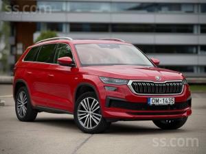 Красный Шкода Kodiaq 2023 в Рига, объемом двигателя 2.00 л и пробегом 127 тыс. км за 29950 €, фото 4 на AUTOMOTO.COM.LV