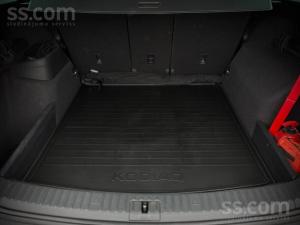 Красный Шкода Kodiaq 2023 в Рига, объемом двигателя 2.00 л и пробегом 127 тыс. км за 29950 €, фото 35 на AUTOMOTO.COM.LV