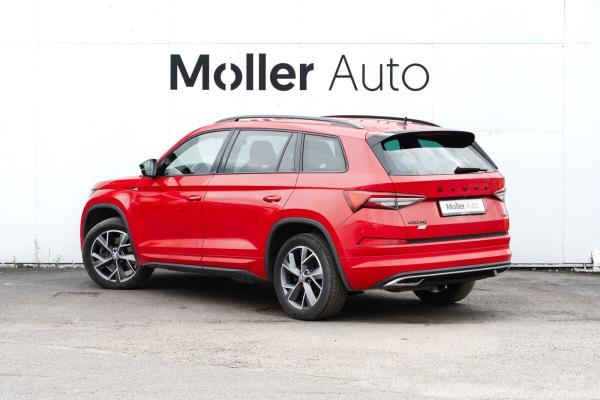 Red Skoda Kodiaq 2023 in Riga, with an engine capacity of 2.00 L and mileage of 73 thousand km for 33450 €, photo 3 on AUTOMOTO.COM.LV
