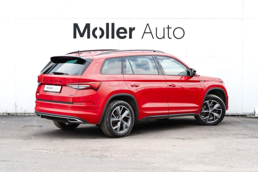 Red Skoda Kodiaq 2023 in Riga, with an engine capacity of 2.00 L and mileage of 73 thousand km for 33450 €, photo 5 on AUTOMOTO.COM.LV