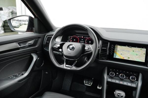 Red Skoda Kodiaq 2023 in Riga, with an engine capacity of 2.00 L and mileage of 73 thousand km for 33450 €, photo 7 on AUTOMOTO.COM.LV
