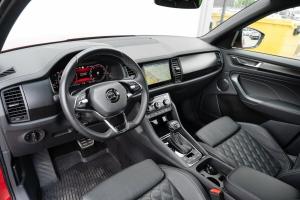 Red Skoda Kodiaq 2023 in Riga, with an engine capacity of 2.00 L and mileage of 73 thousand km for 33450 €, photo 9 on AUTOMOTO.COM.LV