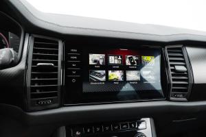 Red Skoda Kodiaq 2023 in Riga, with an engine capacity of 2.00 L and mileage of 73 thousand km for 33450 €, photo 14 on AUTOMOTO.COM.LV