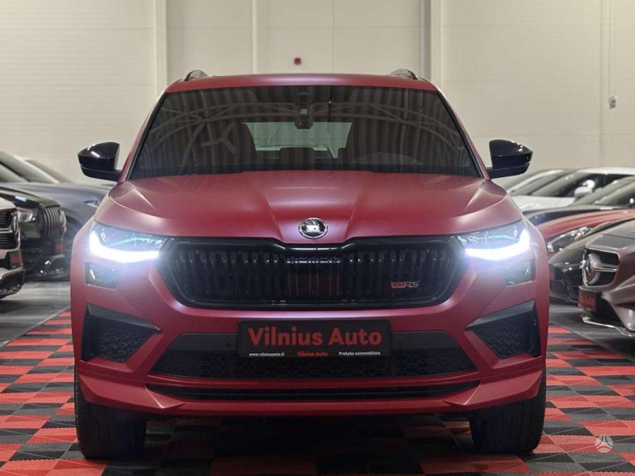Red Skoda Kodiaq 2023 in Vilnius, with an engine capacity of 1.98 L and mileage of 82 thousand km for 39990 €, photo 3 on AUTOMOTO.COM.LV