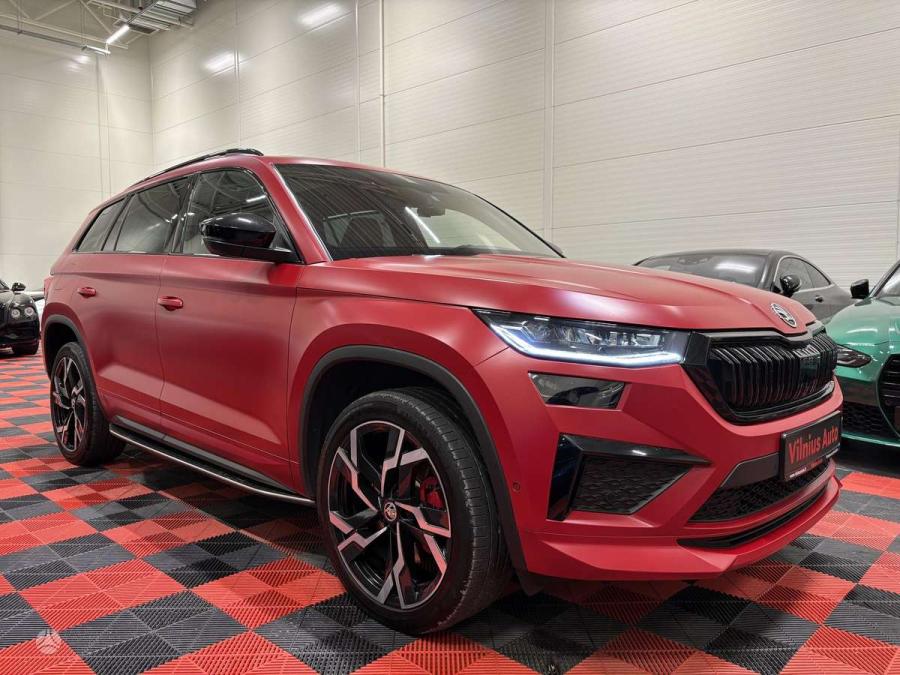 Red Skoda Kodiaq 2023 in Vilnius, with an engine capacity of 1.98 L and mileage of 82 thousand km for 39990 €, photo 4 on AUTOMOTO.COM.LV