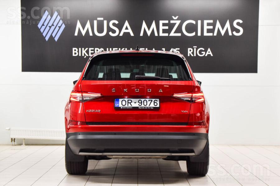 Красный Шкода Kodiaq 2024 в Рига, объемом двигателя 2.00 л и пробегом 40 тыс. км за 32890 €, фото 8 на AUTOMOTO.COM.LV