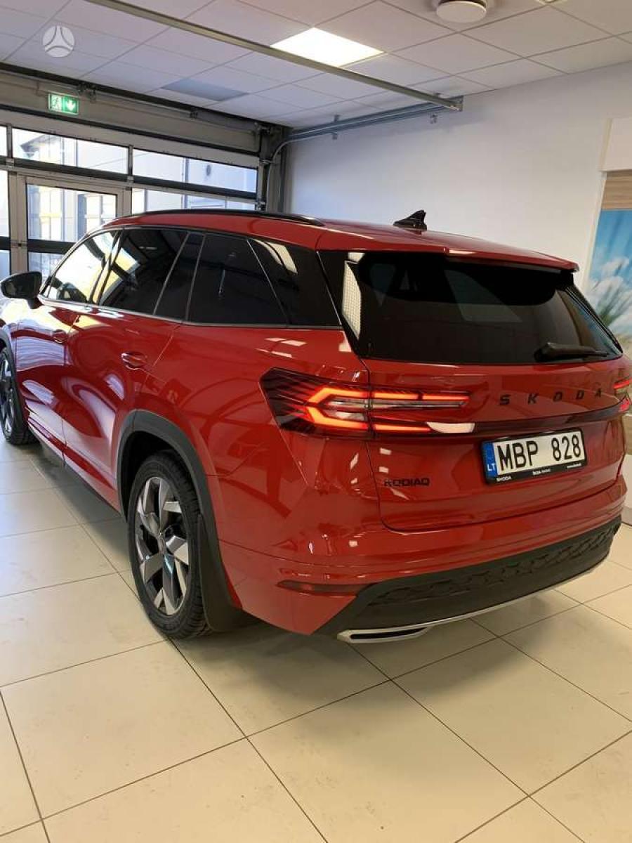 Sarkans Skoda Kodiaq 2025 Kauņa, ar dzinēja tilpumu 1.50 L un nobraukumu 38 tūkst. km par 35500 €, foto 3 vietnē AUTOMOTO.COM.LV