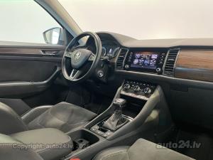 Red Skoda Kodiaq 2018 in Tallinn, with an engine capacity of 2.00 L and mileage of 97 thousand km for 19990 €, photo 16 on AUTOMOTO.COM.LV