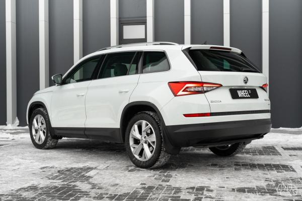 White Skoda Kodiaq 2017 in Vilnius, with an engine capacity of 2.00 L and mileage of 156 thousand km for 17950 €, photo 6 on AUTOMOTO.COM.LV