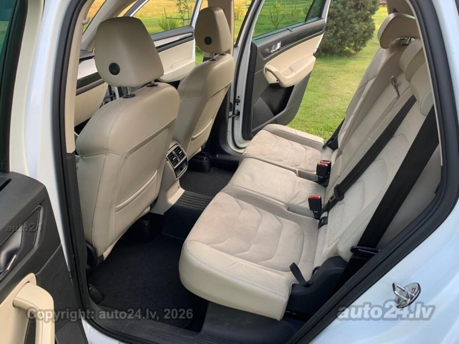 White Skoda Kodiaq 2017 in Narva, with an engine capacity of 2.00 L and mileage of 197 thousand km for 19900 €, photo 7 on AUTOMOTO.COM.LV