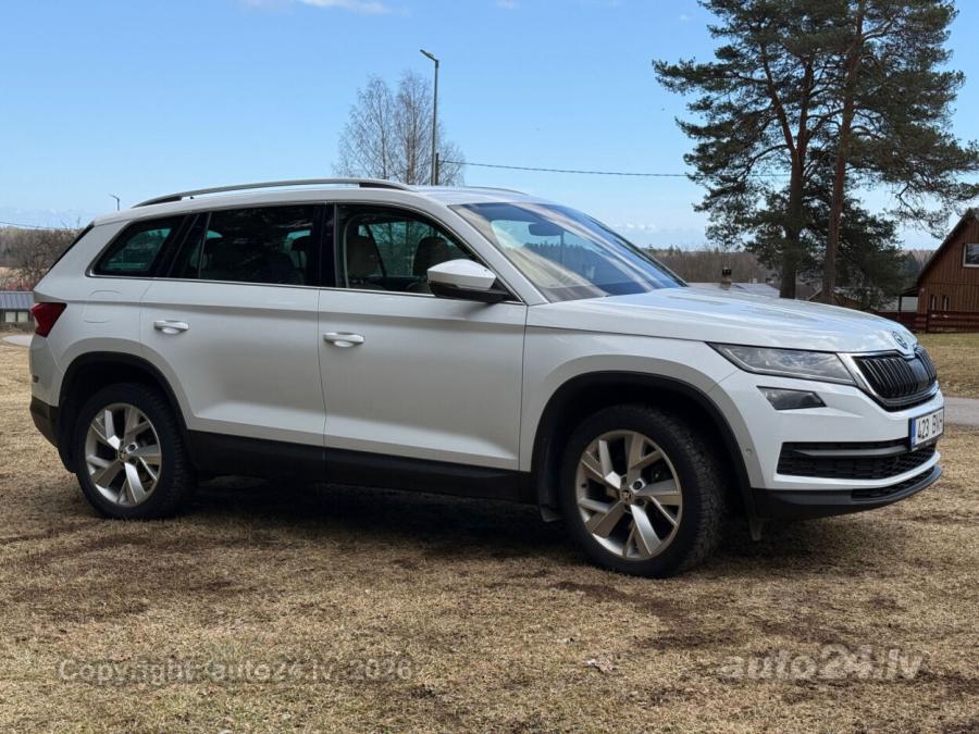 White Skoda Kodiaq 2017 in Narva, with an engine capacity of 2.00 L and mileage of 197 thousand km for 19900 €, photo 14 on AUTOMOTO.COM.LV