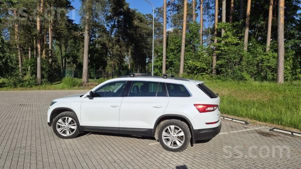 White Skoda Kodiaq 2017 in Riga, with an engine capacity of 2.00 L and mileage of 222 thousand km for 15700 €, photo 2 on AUTOMOTO.COM.LV