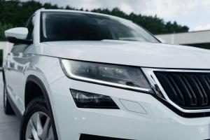 White Skoda Kodiaq 2017 in Vilnius, with an engine capacity of 1.97 L and mileage of 195 thousand km for 17990 €, photo 6 on AUTOMOTO.COM.LV