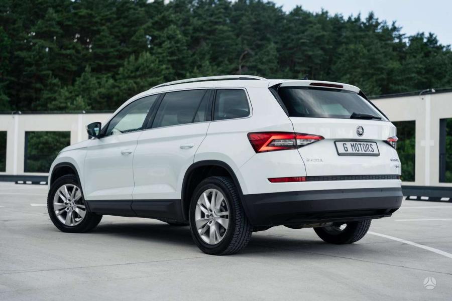White Skoda Kodiaq 2017 in Vilnius, with an engine capacity of 1.97 L and mileage of 195 thousand km for 17990 €, photo 9 on AUTOMOTO.COM.LV