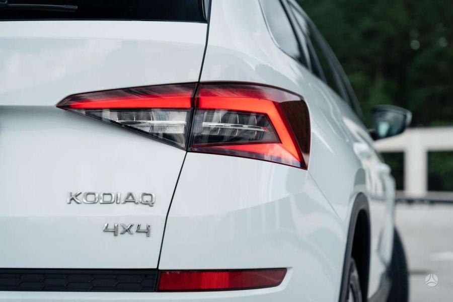 White Skoda Kodiaq 2017 in Vilnius, with an engine capacity of 1.97 L and mileage of 195 thousand km for 17990 €, photo 11 on AUTOMOTO.COM.LV