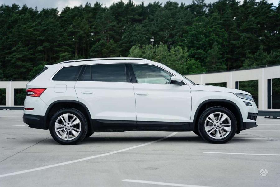 White Skoda Kodiaq 2017 in Vilnius, with an engine capacity of 1.97 L and mileage of 195 thousand km for 17990 €, photo 14 on AUTOMOTO.COM.LV