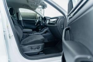 White Skoda Kodiaq 2017 in Vilnius, with an engine capacity of 1.97 L and mileage of 195 thousand km for 17990 €, photo 17 on AUTOMOTO.COM.LV